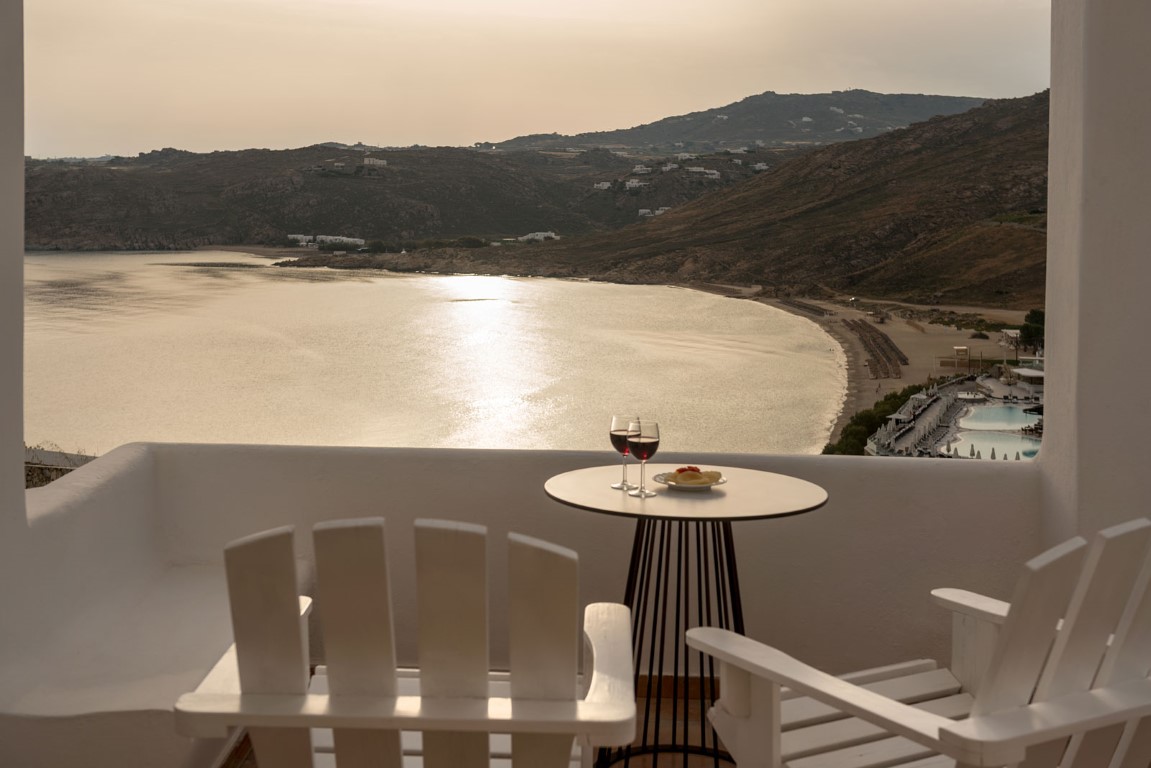 Cova Mykonos Suites - Reserve your luxury accommodation online